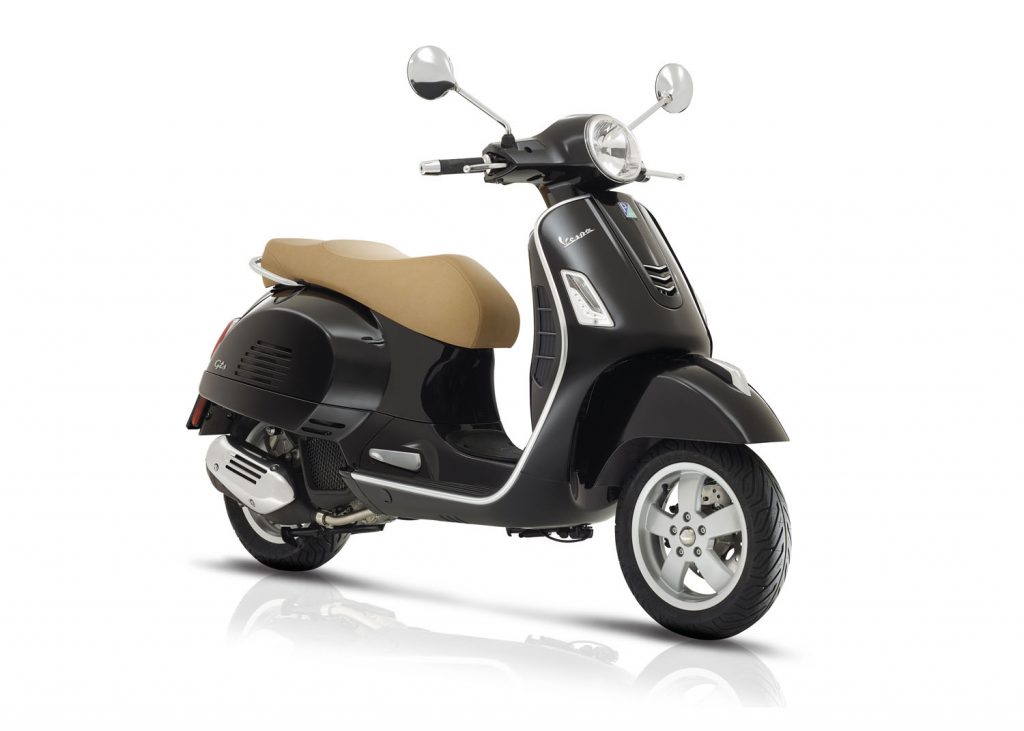 Vespa GTS 2017 con motori da 125 e 150 CC - Motospia