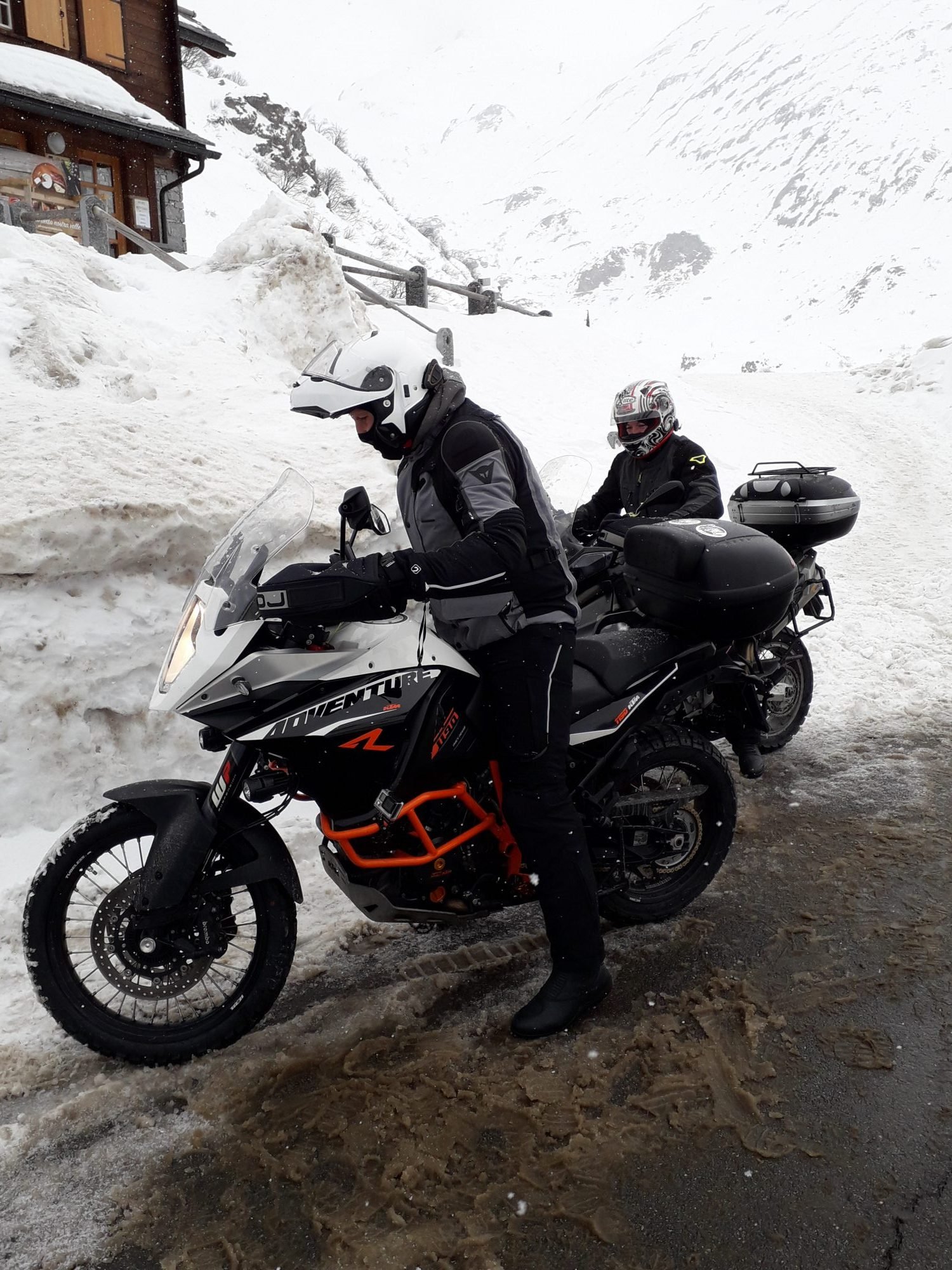 SULLA VIA DELL’ELEFANTENTREFFEN. A Riale con KTM 1190 e Aprilia ...
