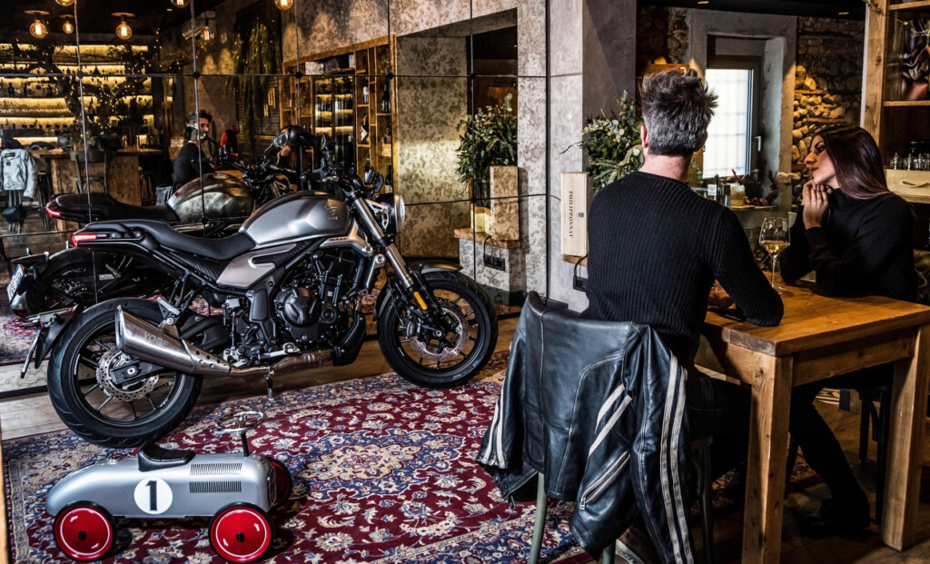 Voge Trofeo 500AC. Cafè Racer con carattere - Motospia